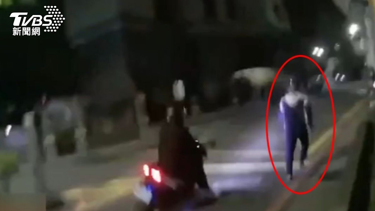失聯250天「違停」被查竟開溜 騎士幫攔阻│TVBS新聞網