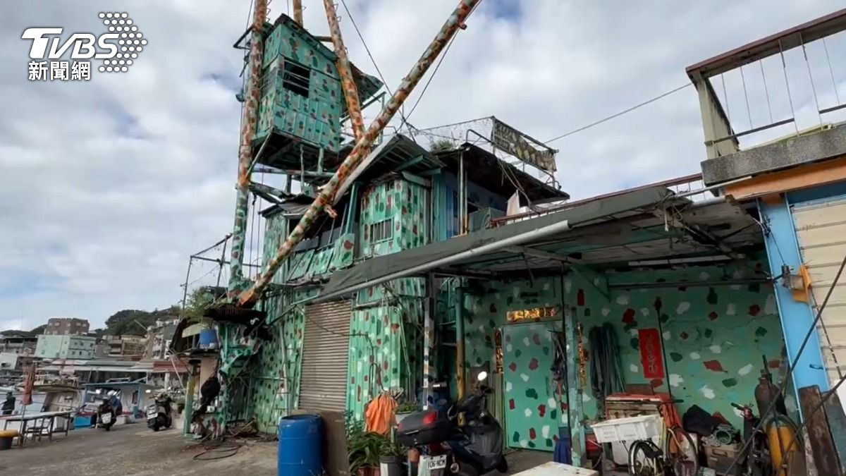 正濱漁港吊桿砸店！ 彩繪屋賞景第一排毀│TVBS新聞網