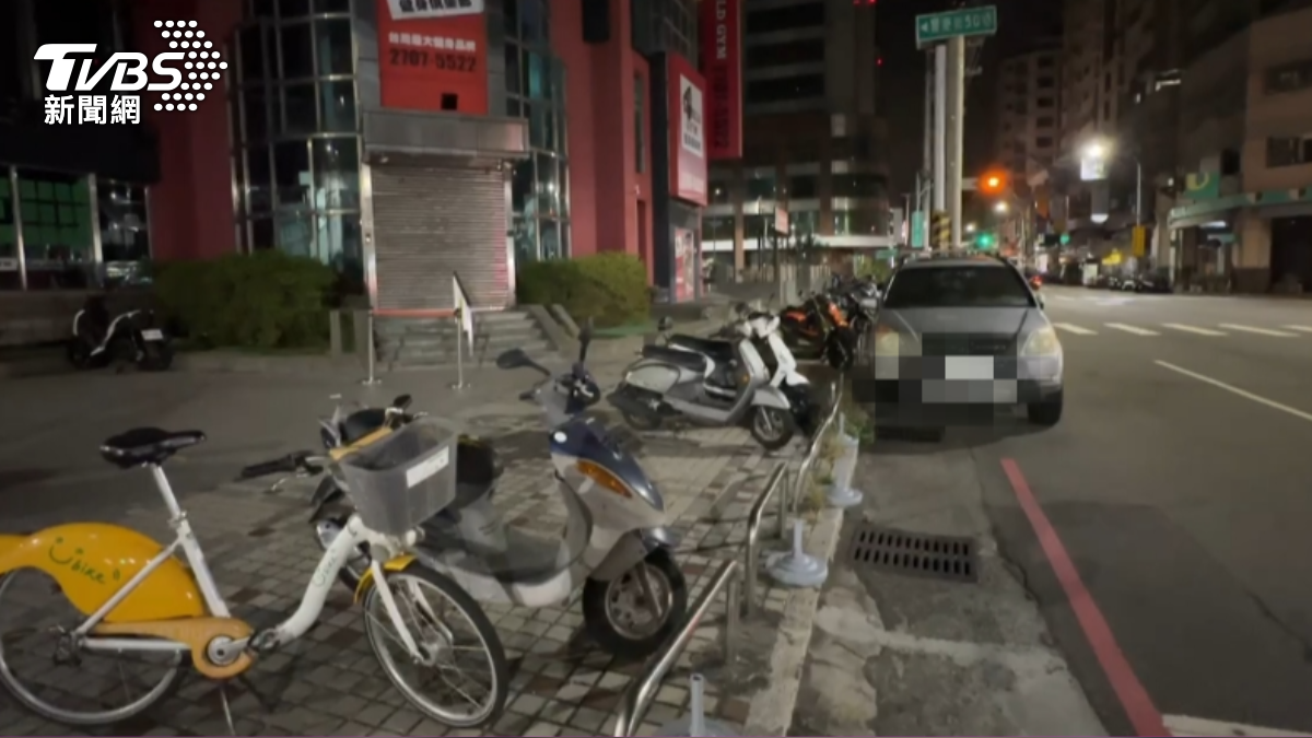 台中深夜鬥毆！他不滿炸街持滅火器狂噴 慘遭圍毆「頭破血流」│TVBS新聞網