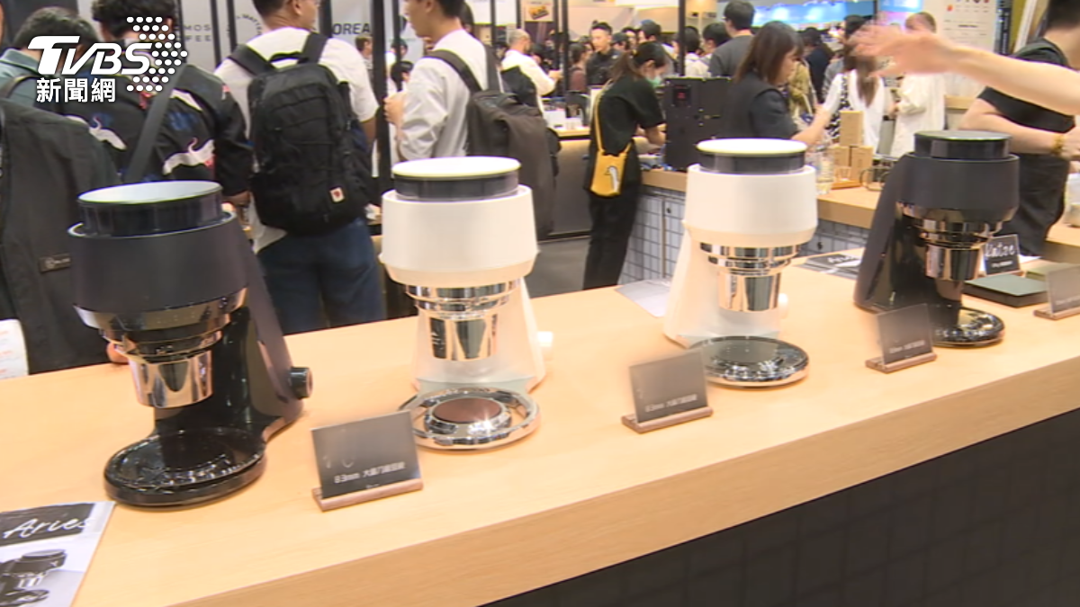 新竹城市馬拉松「大貨車硬闖賽道」 議員怒：跑者肉身擋│TVBS新聞網