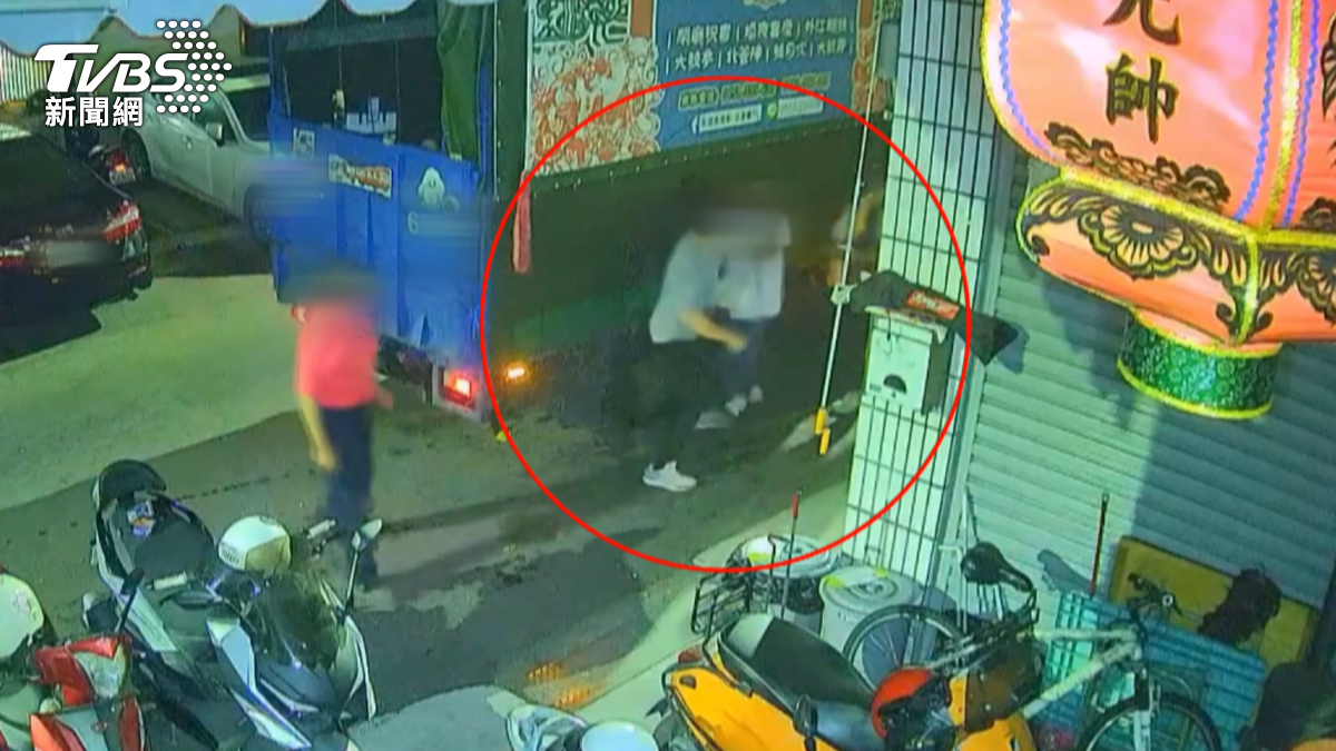 男當街毆打淪「前夫」 前妻蒐證控：長期家暴│TVBS新聞網