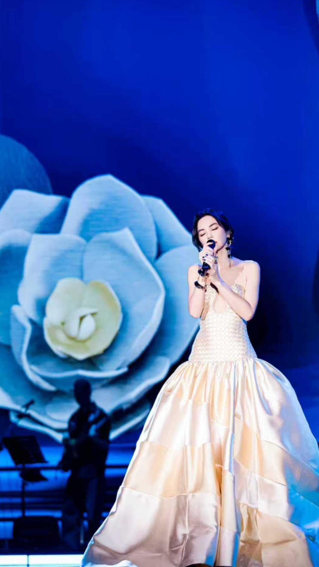 Ella獨自挑戰舞台！Selina、Hebe「1舉動」崩潰吐心聲│TVBS新聞網