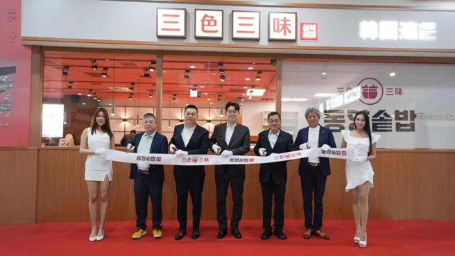 三色三味登陸家樂福！韓國李旼奎與台灣潘字孺攜手剪綵宣告全面拓展台灣市場│TVBS新聞網