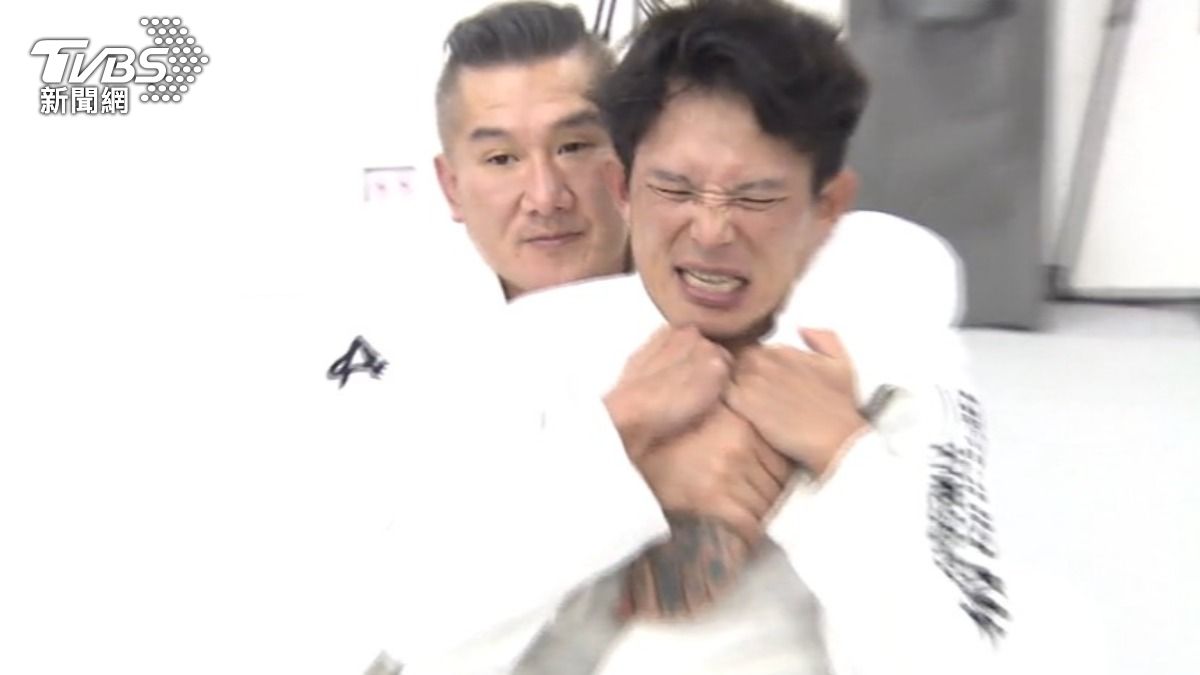 獨家全紀錄「纏鬥片」 黃國昌、館長PK柔術 讚昌：很不簡單│TVBS新聞網
