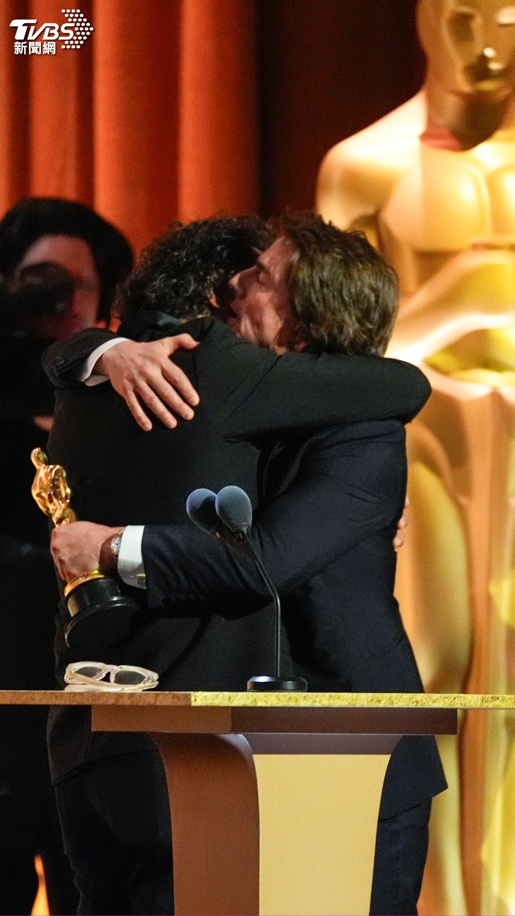 阿湯哥從影40年奪「首座小金人」 獲奧斯卡終身成就獎淚喊：電影是我的命│TVBS新聞網