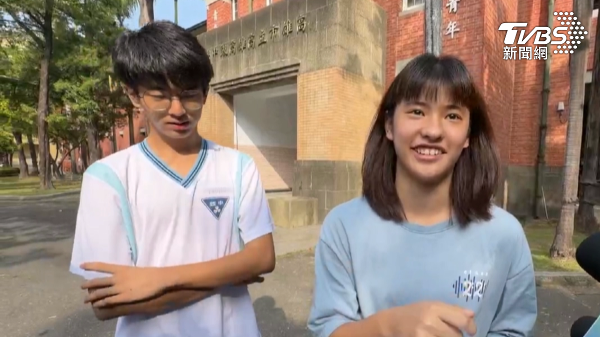 雄中司儀好強！ 台上還原「陶喆迷因」 毛利文、德文也會│TVBS新聞網
