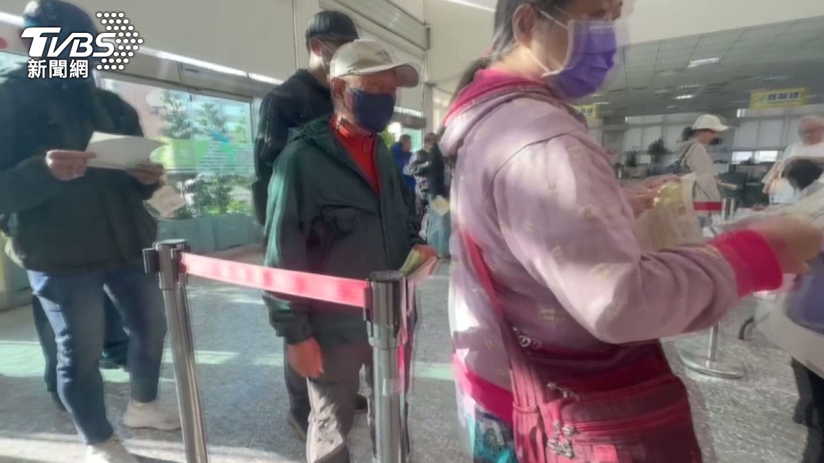 「鹿溪宴」開搶民眾漏夜排隊！4500元嘗19道鹿港名小吃 一開放秒殺完售│TVBS新聞網