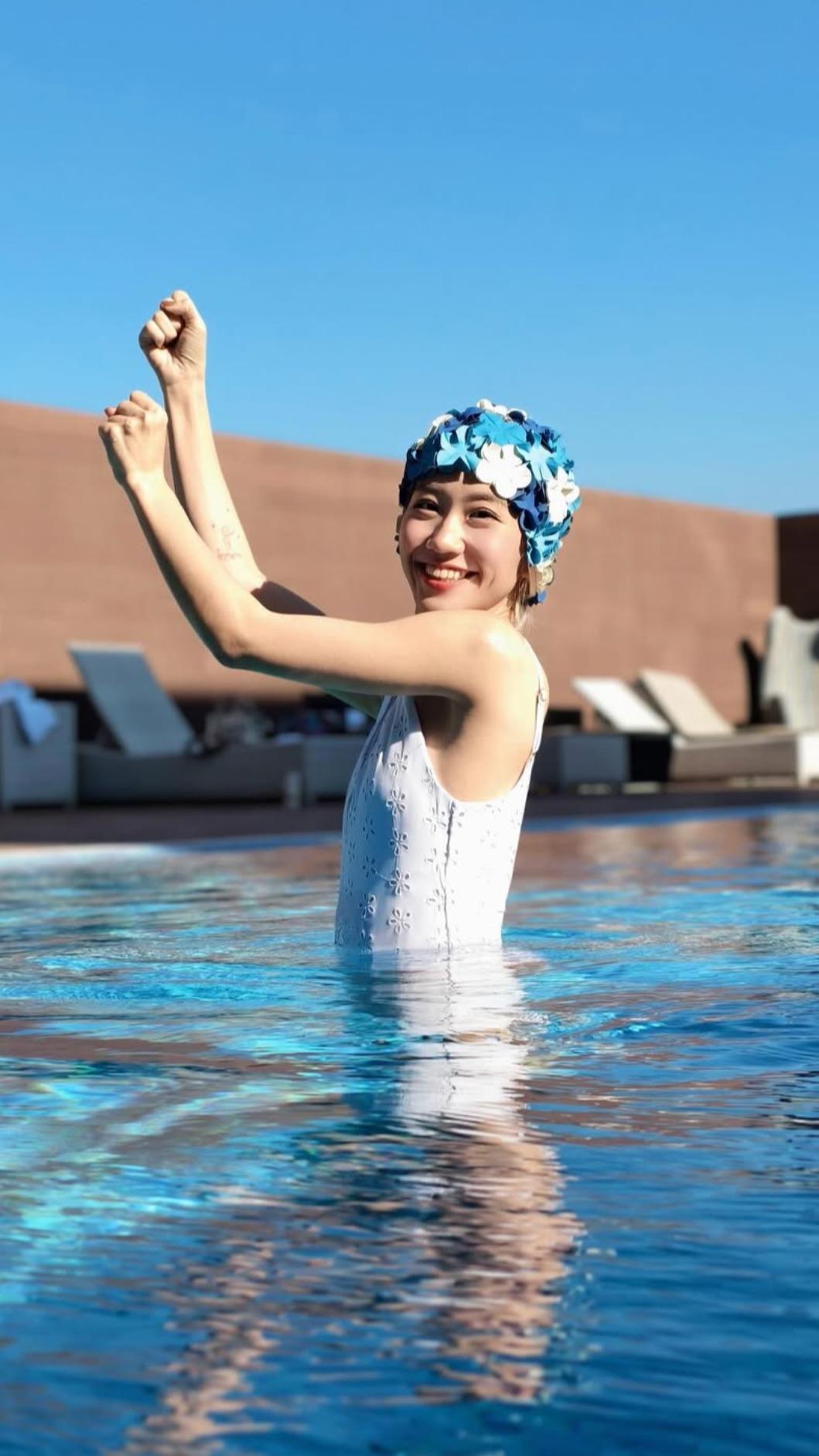 Lulu回台中脫了「深V純白連身泳裝」美翻！ 身上1大亮點網熱議│TVBS新聞網