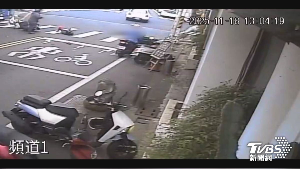 彰化停等紅燈被輾亡！64歲女騎士命喪車輪下 肇事白車加速逃逸│TVBS新聞網