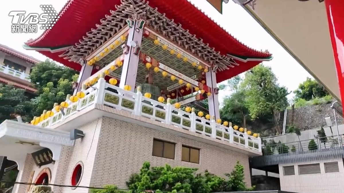 獼猴搶公媽食物？！ 元亨寺製「壓克力板」避免祖先沒得吃│TVBS新聞網