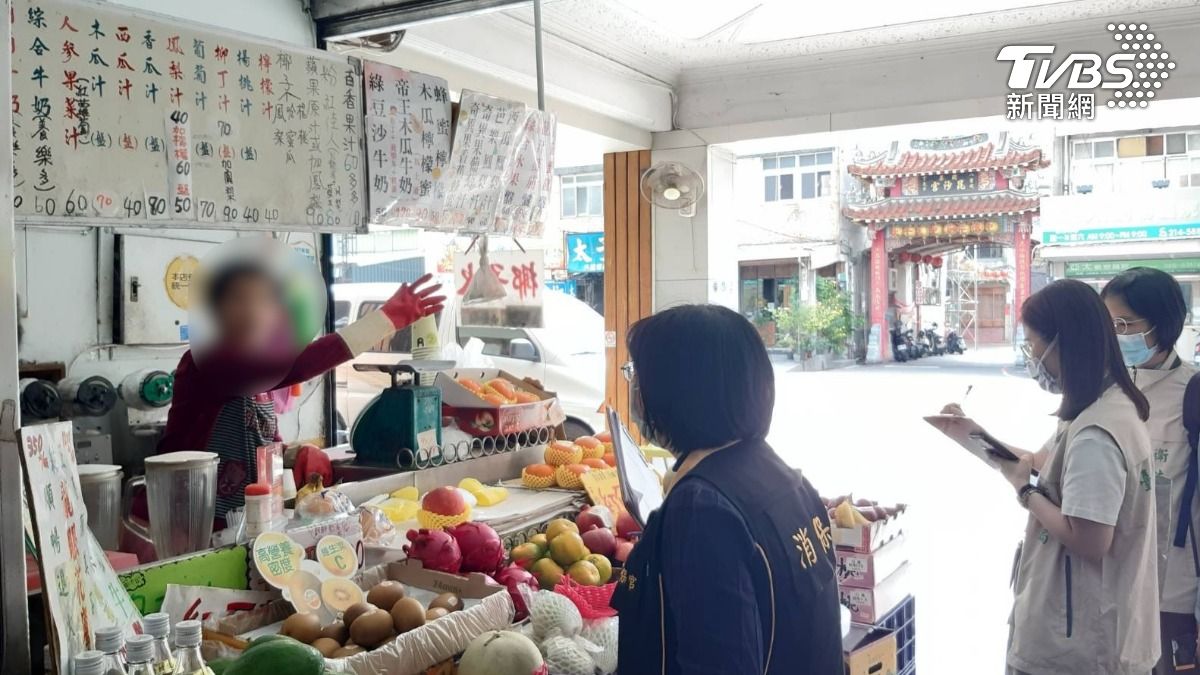 被當盤子？台南水果店「3杯果汁750」致電又變660元│TVBS新聞網