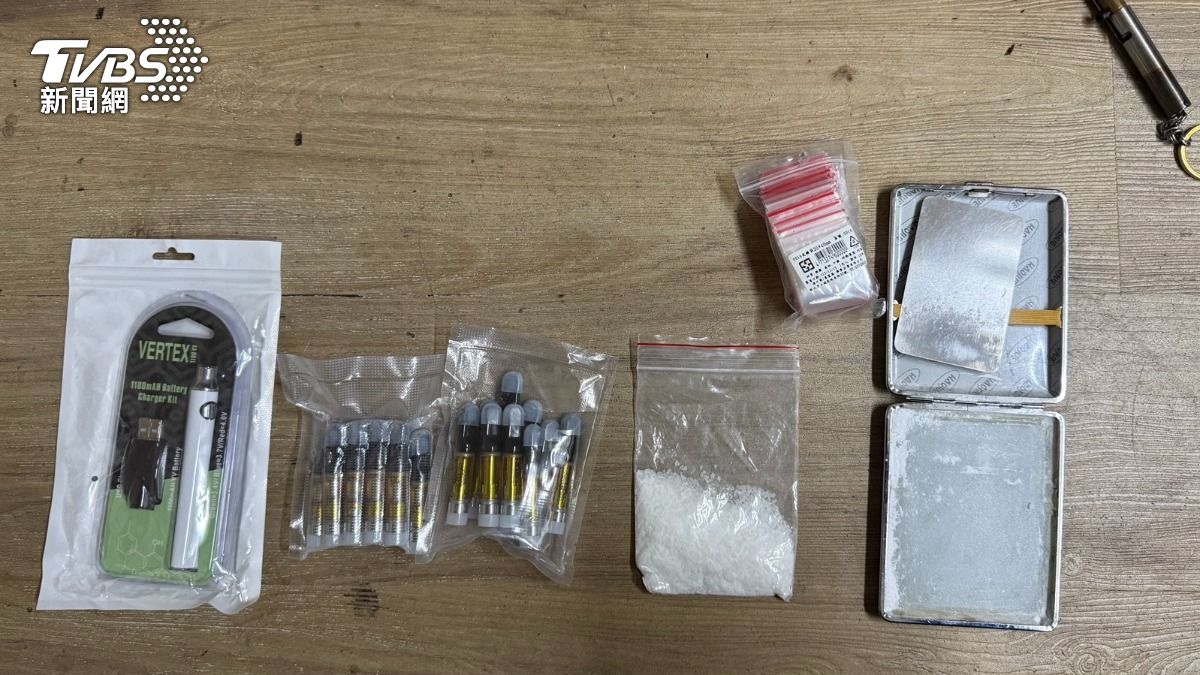 三重毒蟲躲汽車旅館！大批警埋伏停車場出入口 對峙畫面曝│TVBS新聞網