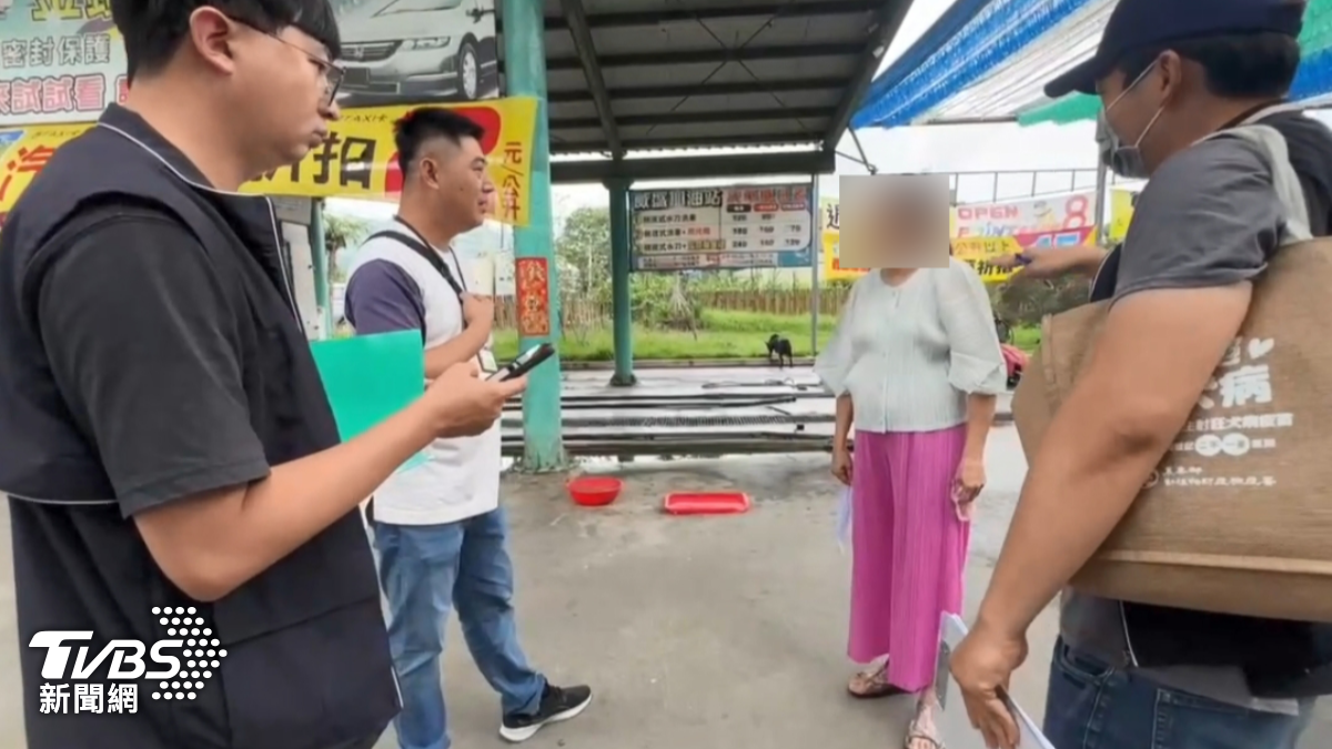 嘉義愛媽養浪浪…狗群「追車咬人」還推擠巡查員 重罰8.6萬│TVBS新聞網
