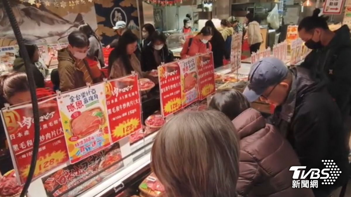 噴錢啦！ LOPIA和牛買一送一PK好市多黑五連7天下殺8折│TVBS新聞網