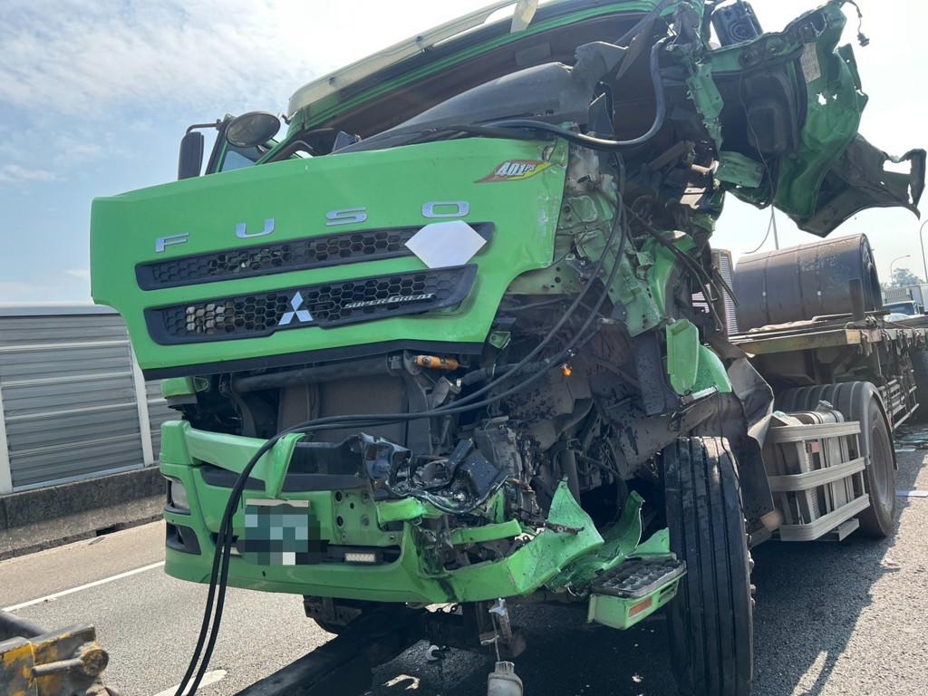 國道1重大車禍「3大車連環撞」！ 車頭全撞爛│TVBS新聞網