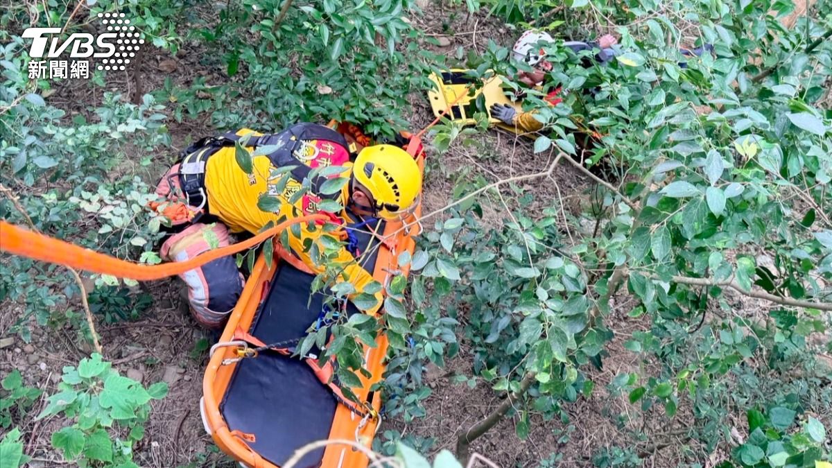 新竹55歲男不慎滑落10米深山坡 頭部受傷被救起│TVBS新聞網