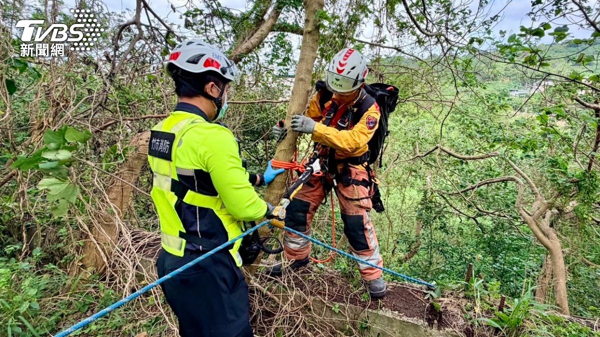新竹55歲男不慎滑落10米深山坡 頭部受傷被救起│TVBS新聞網