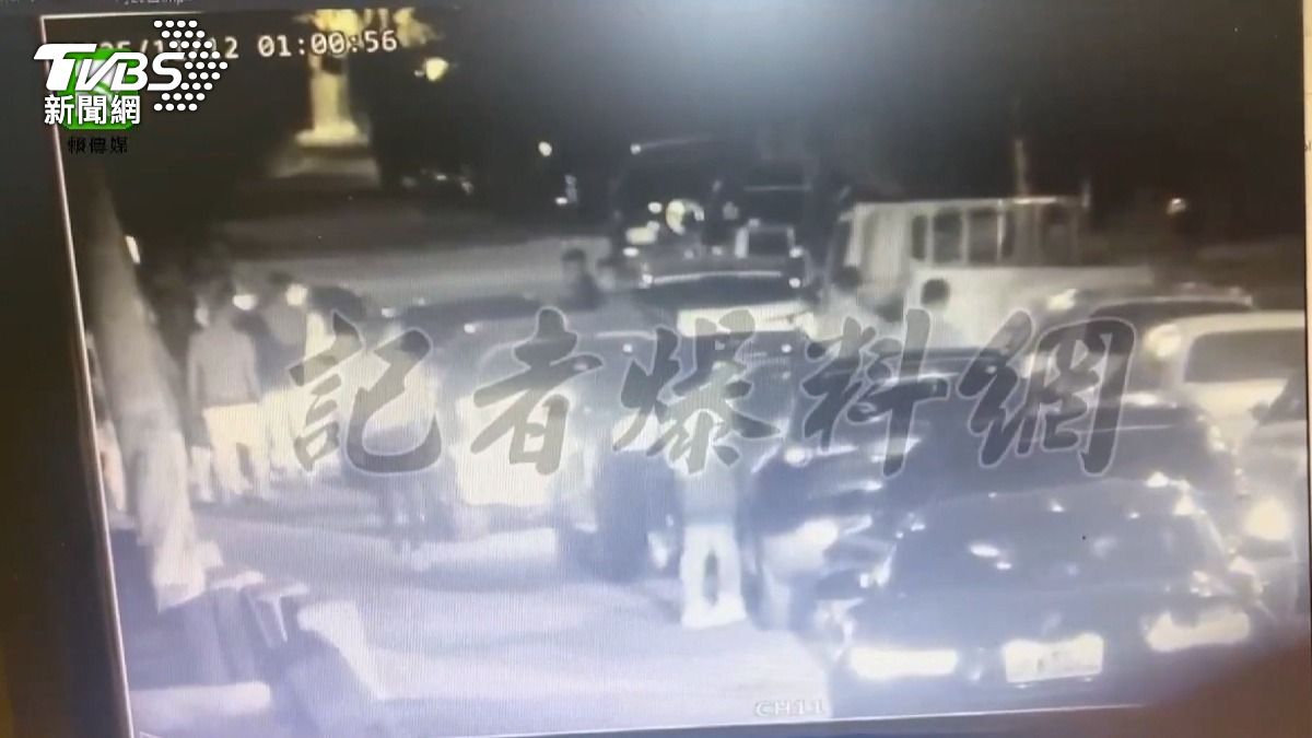 網路嗆聲變真人PK！太平深夜13人持球棒追打 警全數送辦│TVBS新聞網