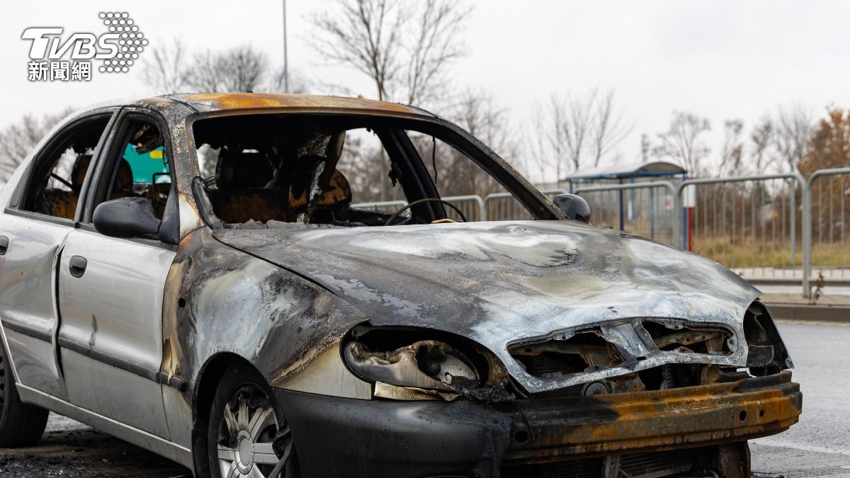 首爾公寓起火18輛車燒毀 毒煙直竄逾50住戶送醫│TVBS新聞網