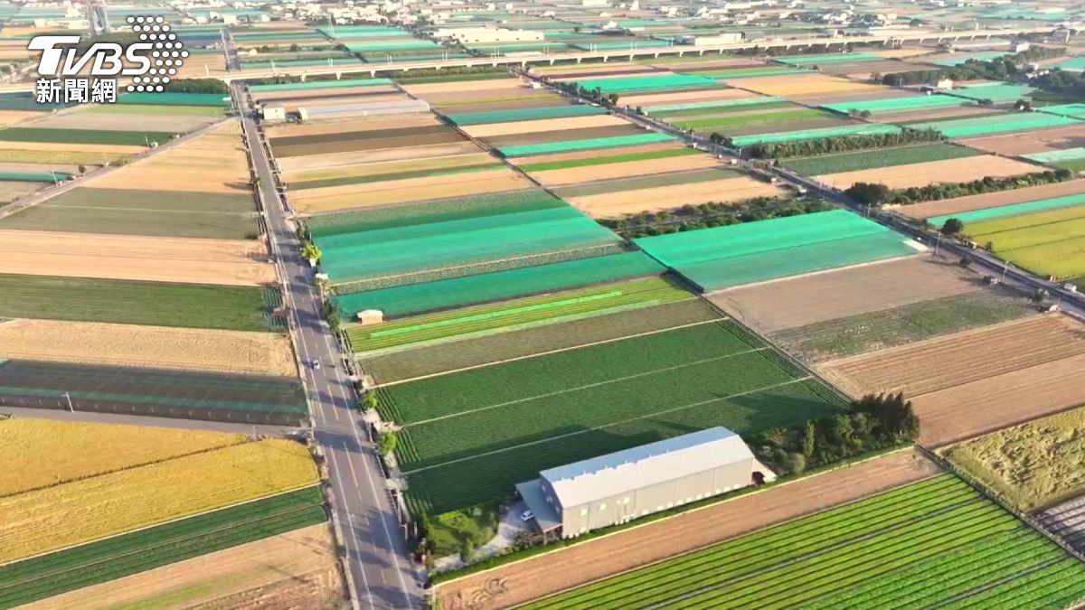 台灣農地如夢幻北海道！雲林彩色拼圖「從空中俯瞰」嘆為觀止│TVBS新聞網