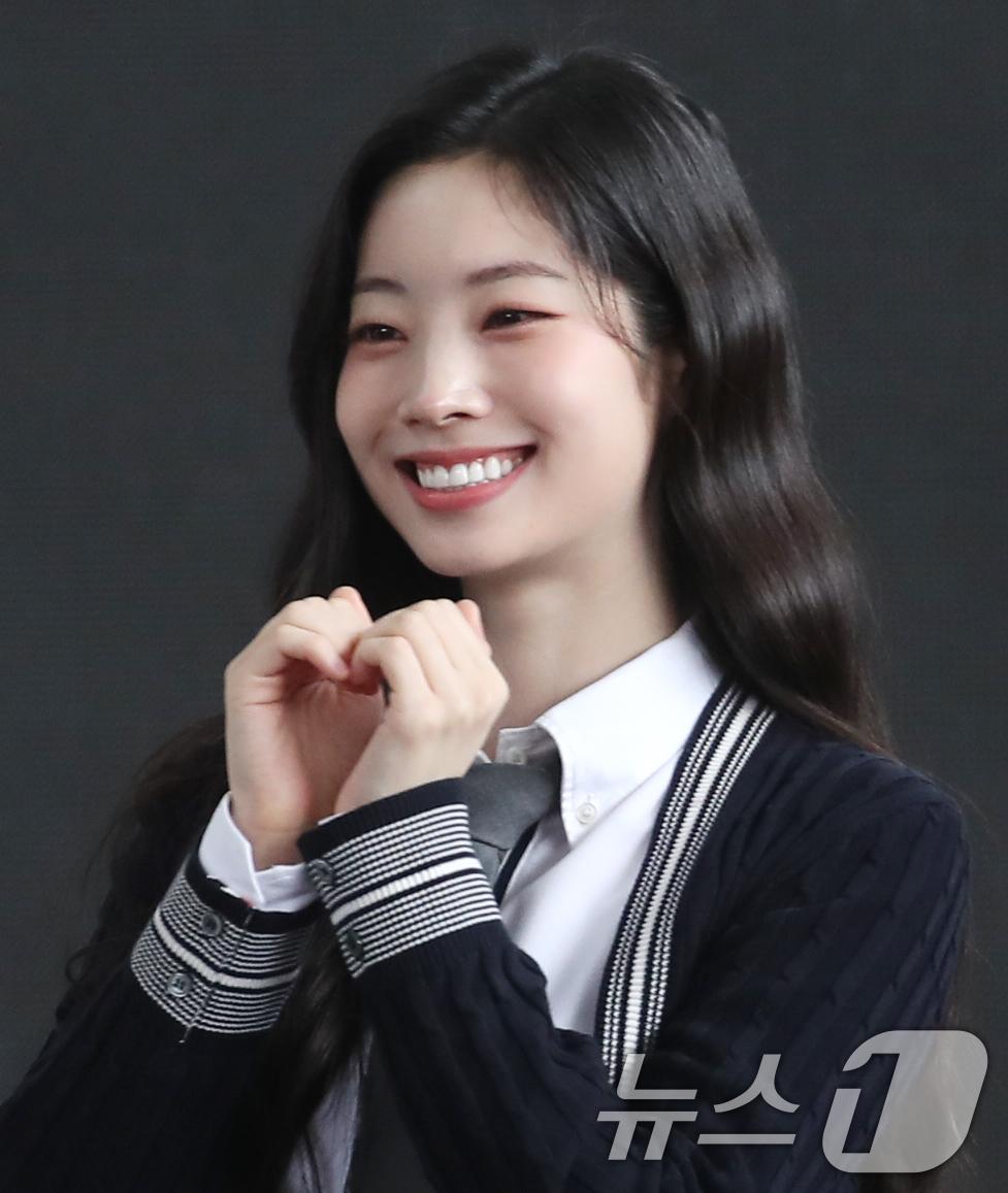 不可不知的TWICE！子瑜差點沒入團 專輯狂賣2千萬張登韓樂女皇│TVBS新聞網