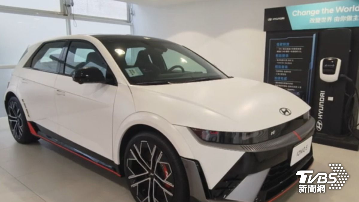 新純電車帥翻！ 韓系跑格PK德豪車馬力破千│TVBS新聞網