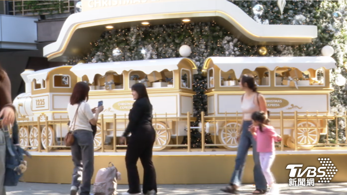 最美比拚！20米耶誕樹PK威尼斯造景 史努比也推快閃店│TVBS新聞網