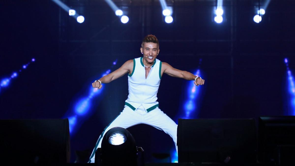 民歌大團圓／唱滿7小時！74位歌手站滿大巨蛋 潘若迪帶長輩嗨跳│TVBS新聞網