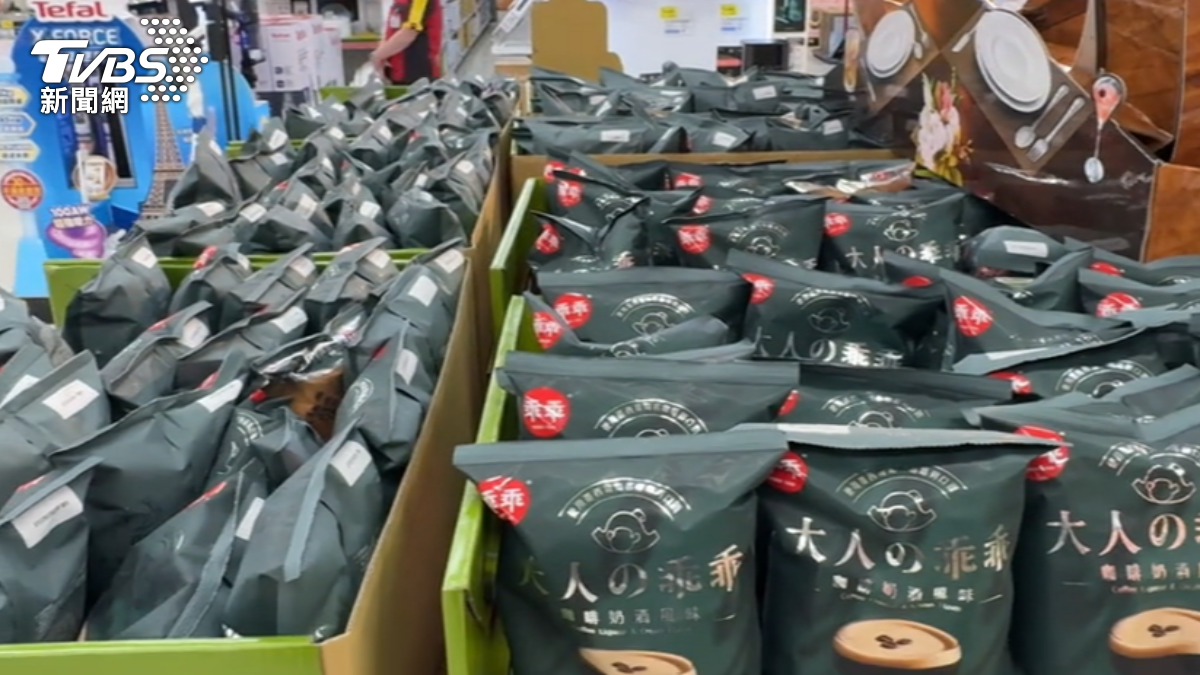 獵奇怪組合！「香菜牛肉泡麵」PK「九層塔檸檬生乳捲」│TVBS新聞網