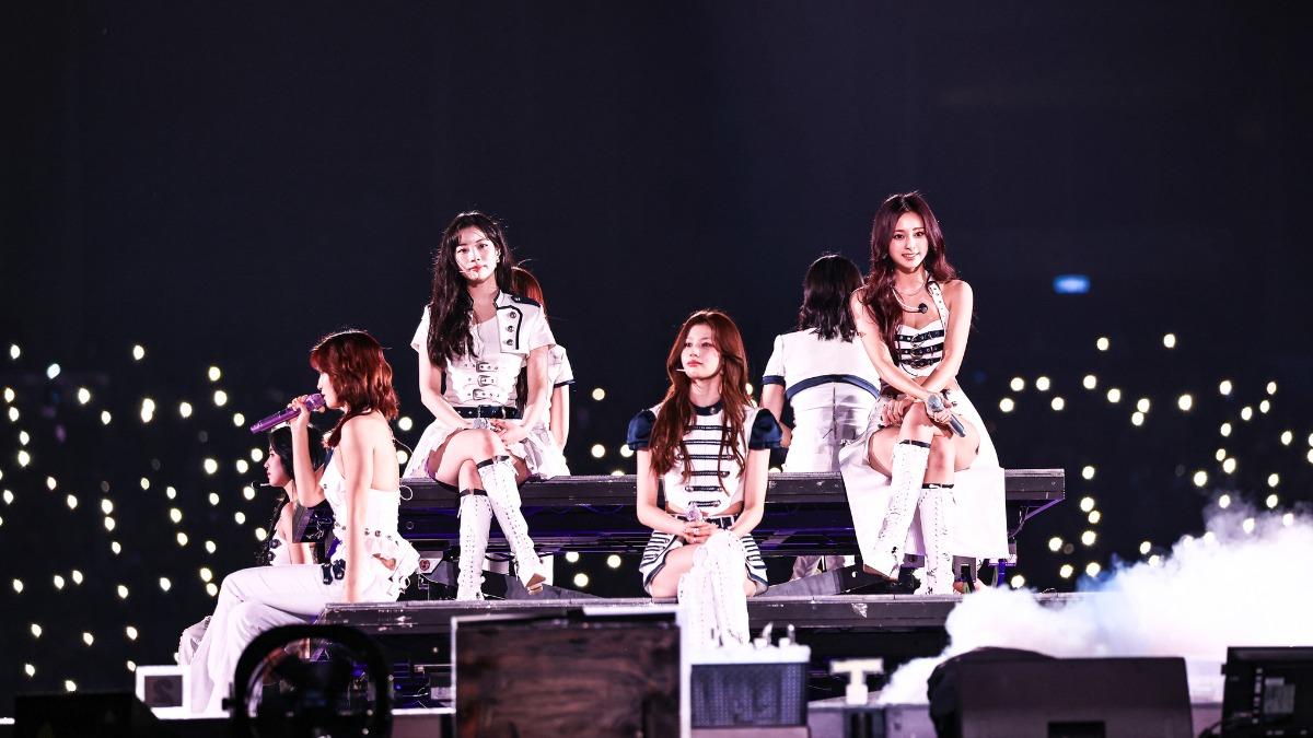 直擊／TWICE第二天仍嗨到掀頂！ 子瑜撂台語示愛「哇揪想你」全場暴動│TVBS新聞網