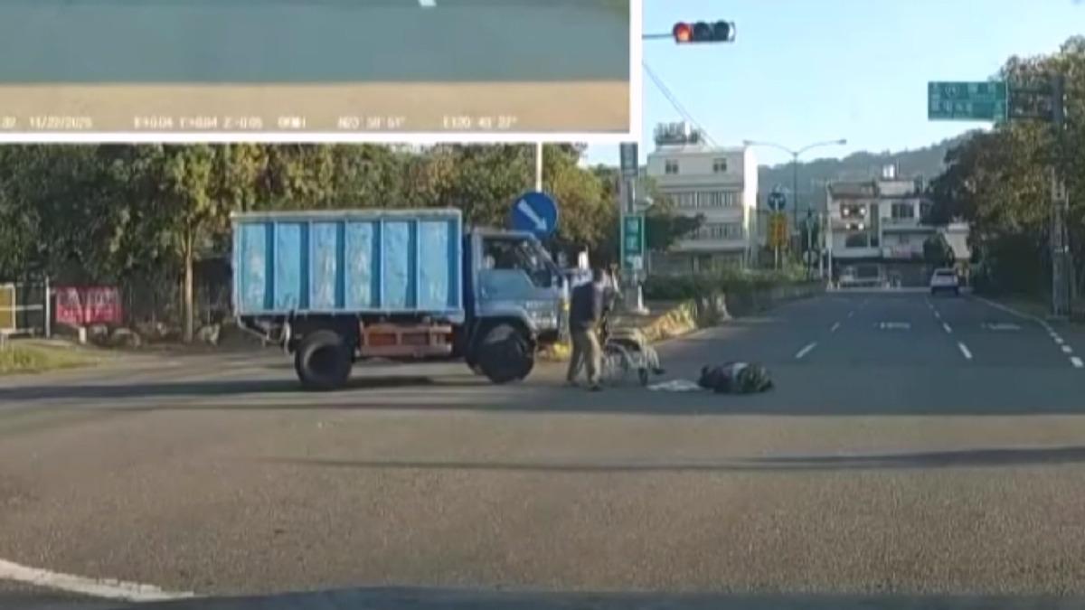 長者過馬路遭貨車撞飛！「居服員急拉輪椅」仍閃不及 肇事駕駛恐吊照1年│TVBS新聞網