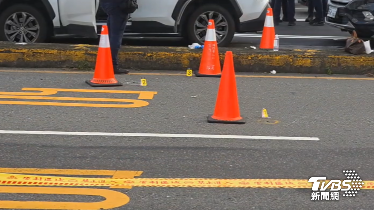 連開8槍追捕「毒女」！桃園警破窗逮人 車內藏「毒品山」│TVBS新聞網