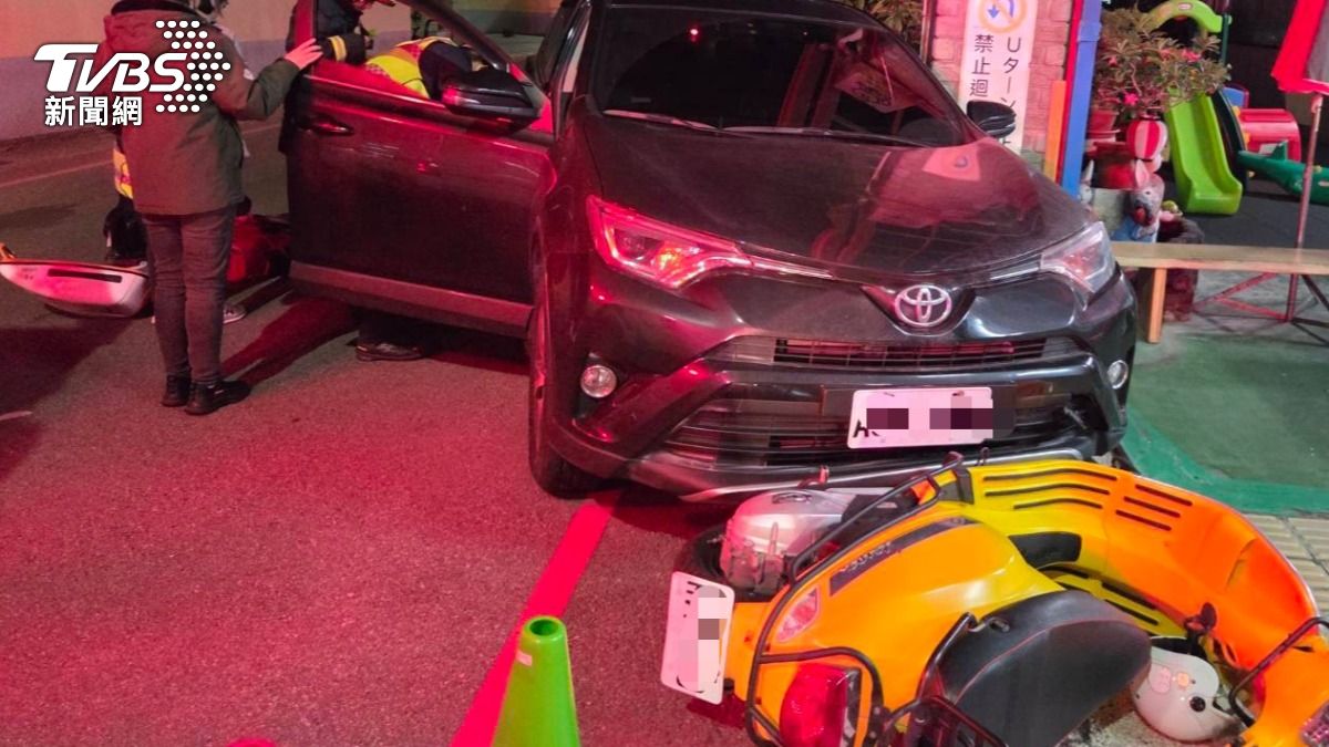 台中夫妻接小孩「尪突病發無心跳」 45歲媽站幼稚園前遭撞│TVBS新聞網