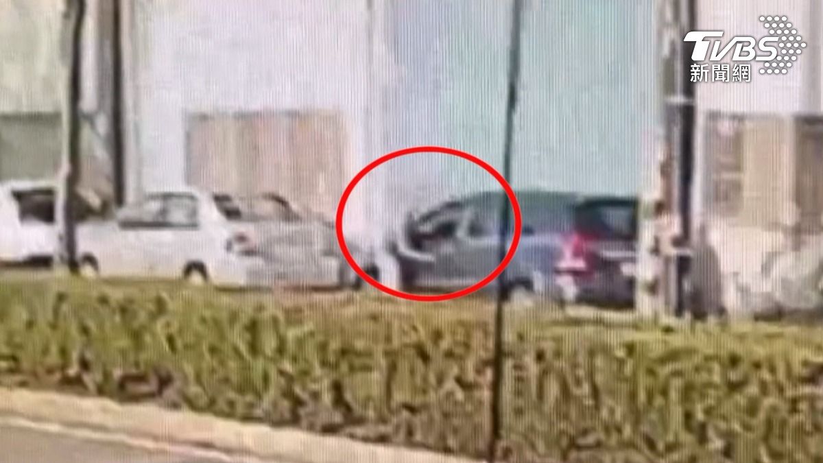 隨機刮車！ 酒醉男持利器「狂刮4車」 車主怒「找不到人」│TVBS新聞網