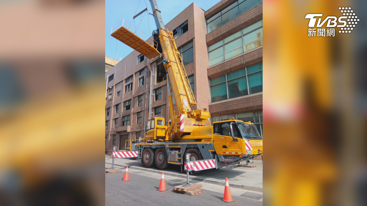 海霸王高雄分公司工安意外！ 外包商吊掛堆高機翻落1死│TVBS新聞網