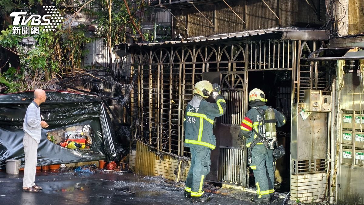快訊／北投義理街民宅清晨火災 救出7人、1婦人預防性給氧│TVBS新聞網