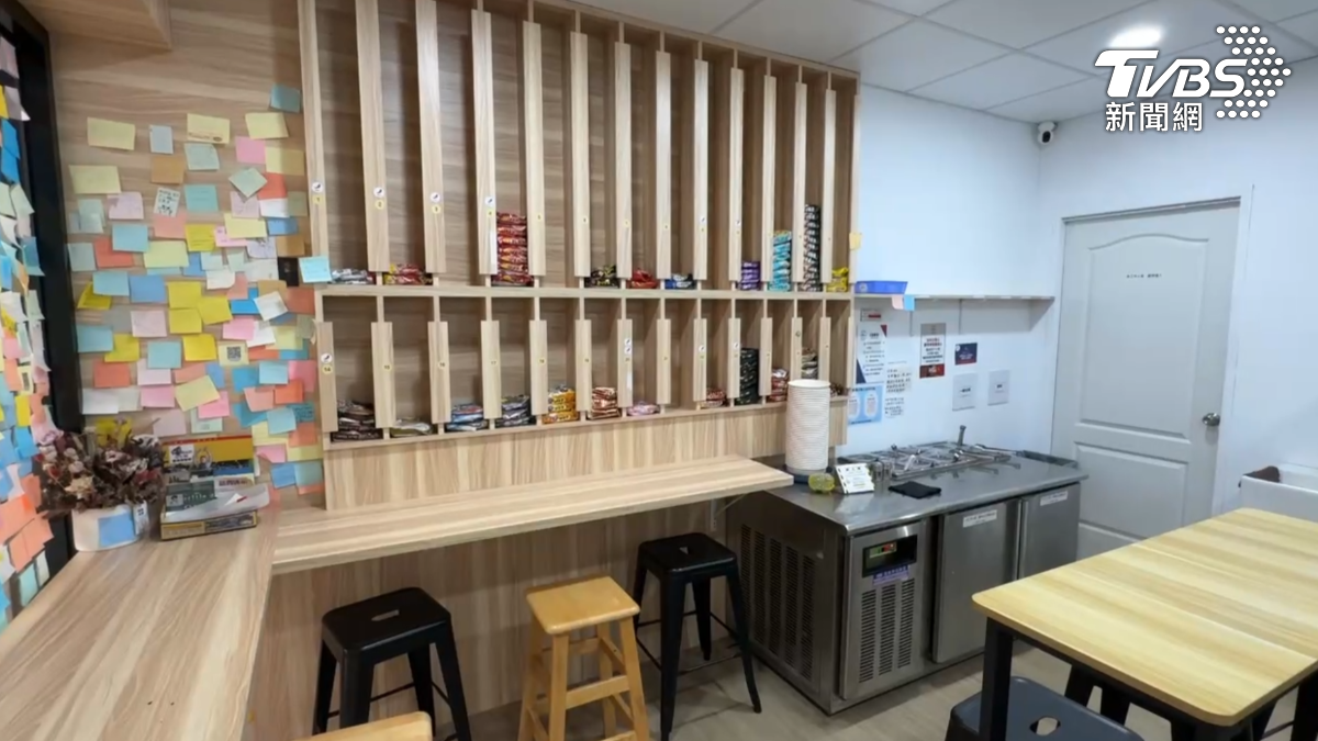 18分鐘搬光無人店10桶配料加泡麵！台南婦吃霸王餐挨罰1.2萬│TVBS新聞網