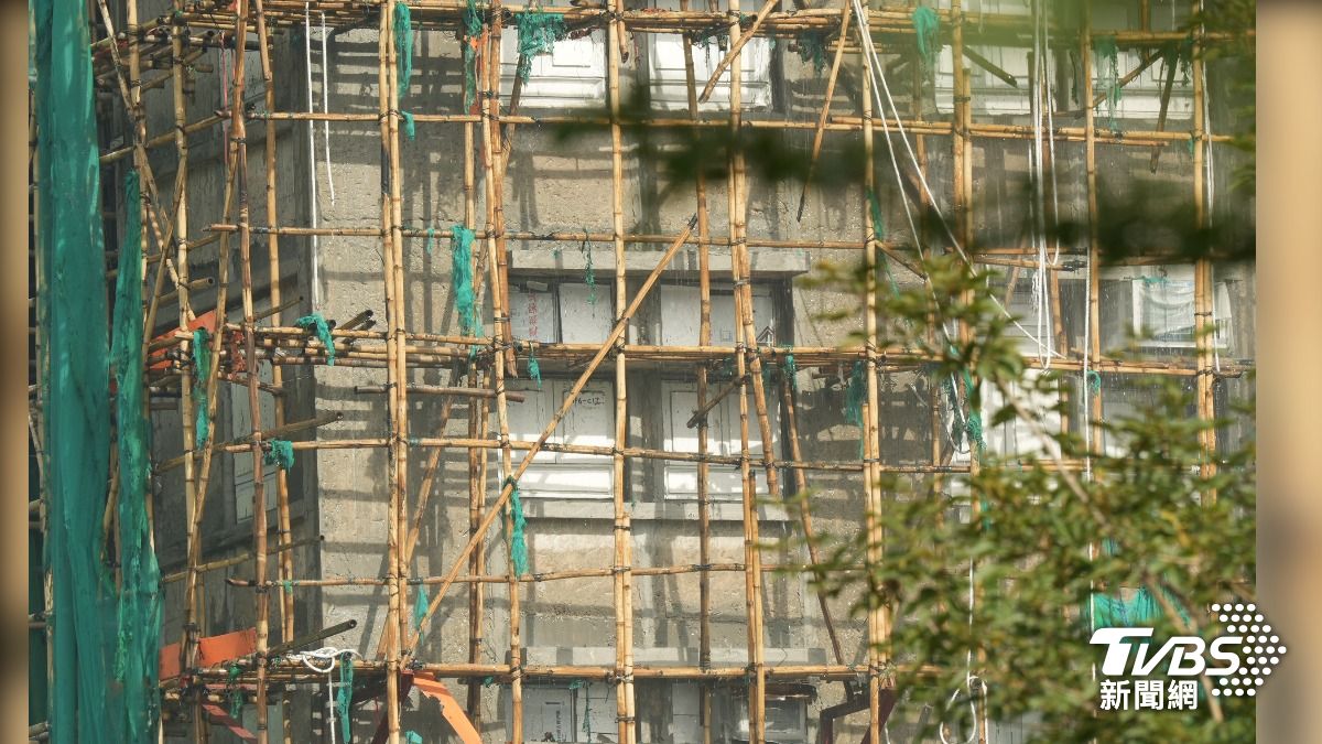 外牆易燃材質恐成奪命關鍵 港警逮5人調查│TVBS新聞網