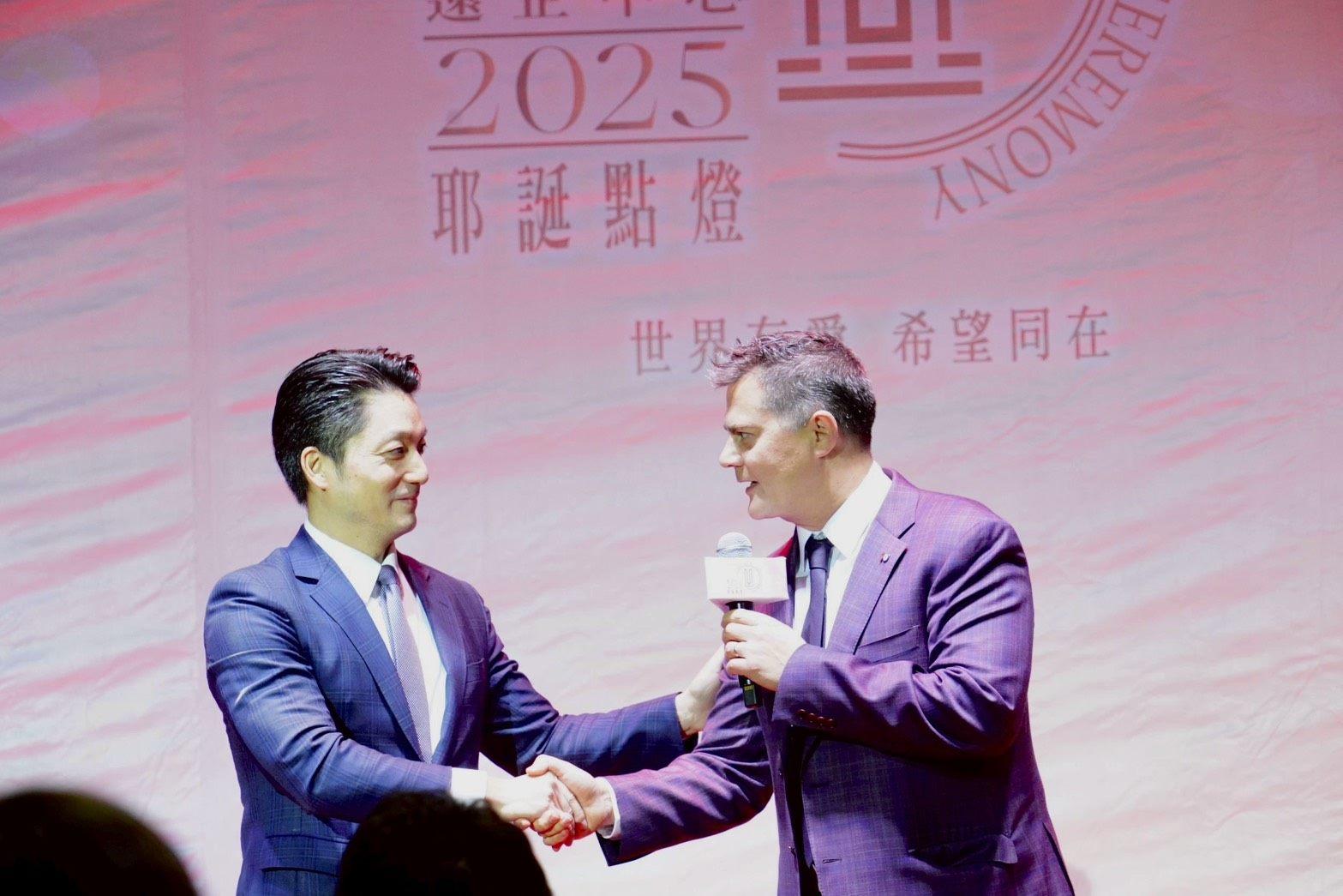 徐旭東首度「缺席遠東集團點燈」！兒子代打曝近況：不需要擔心│TVBS新聞網