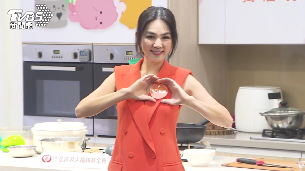 Ella哭了！久違出席台灣活動「想起故人」 談Tank移植後身體狀況│TVBS新聞網