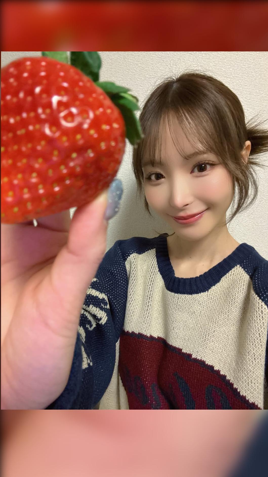 在台灣解禁！AV女神桃乃木香奈引退後首來台 一下機狂吃「比臉大刨冰」│TVBS新聞網