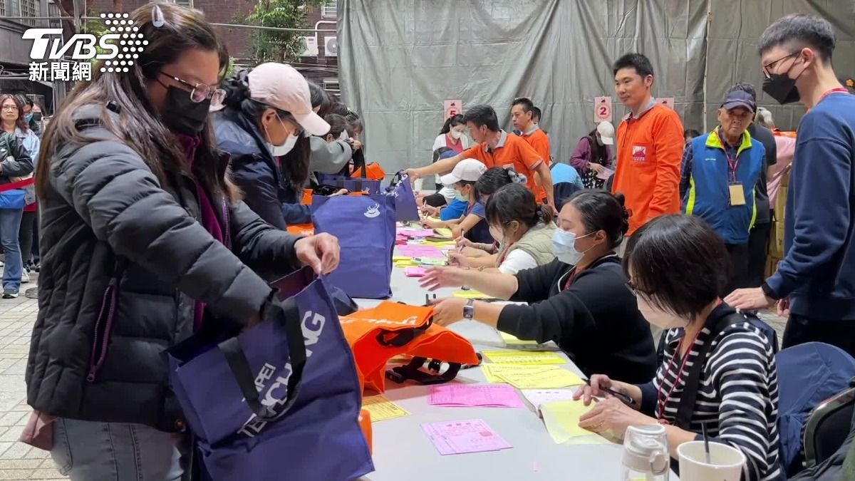 排47小時！台北市文昌宮「2600張號碼牌秒殺」 廟方：免急│TVBS新聞網