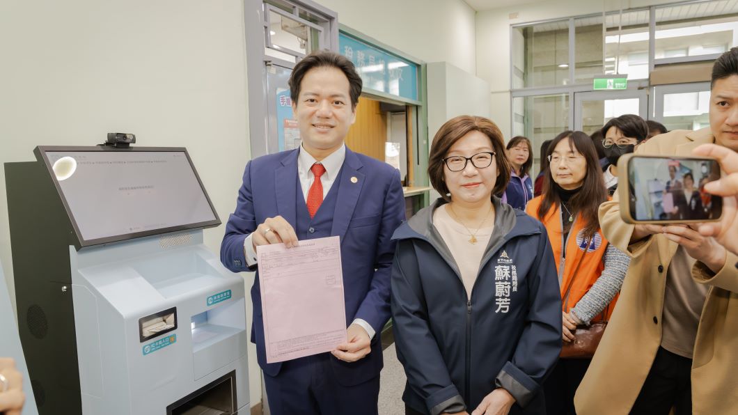 創本島第一！竹市稅務局「QTax 稅快辦」啟用24小時發證補單超便利│TVBS新聞網