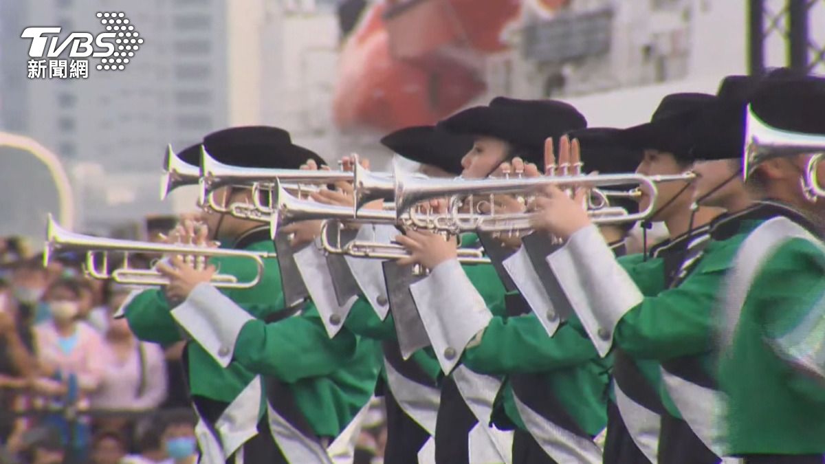 翡翠騎士赴台共演橘色惡魔！146名師生首登台 西門町快閃引期待│TVBS新聞網