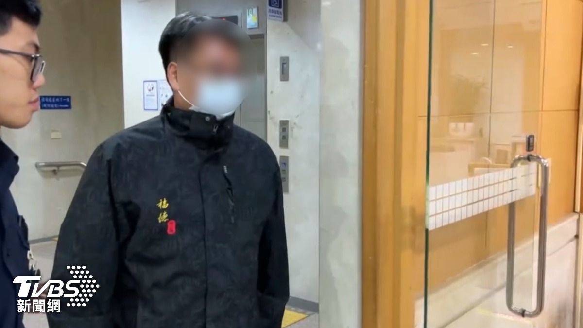 鮑魚大亨鍾文智「代簽報到」黑幕曝 副所長李俊良疑涉貪700萬│TVBS新聞網