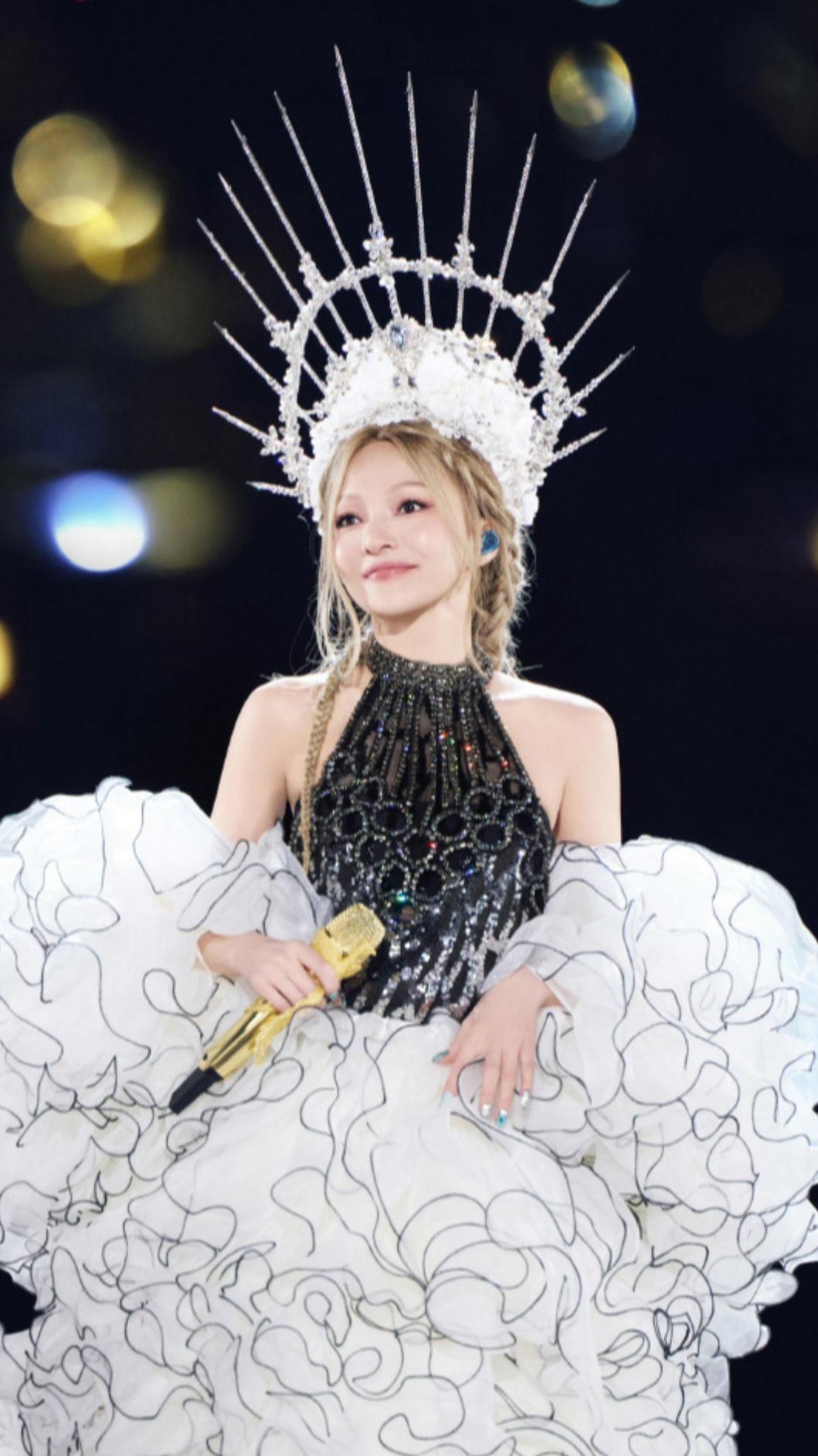 張韶涵被酸造型翻車「裁員裁到大動脈」 CUE造型師上台回擊：討不討厭│TVBS新聞網