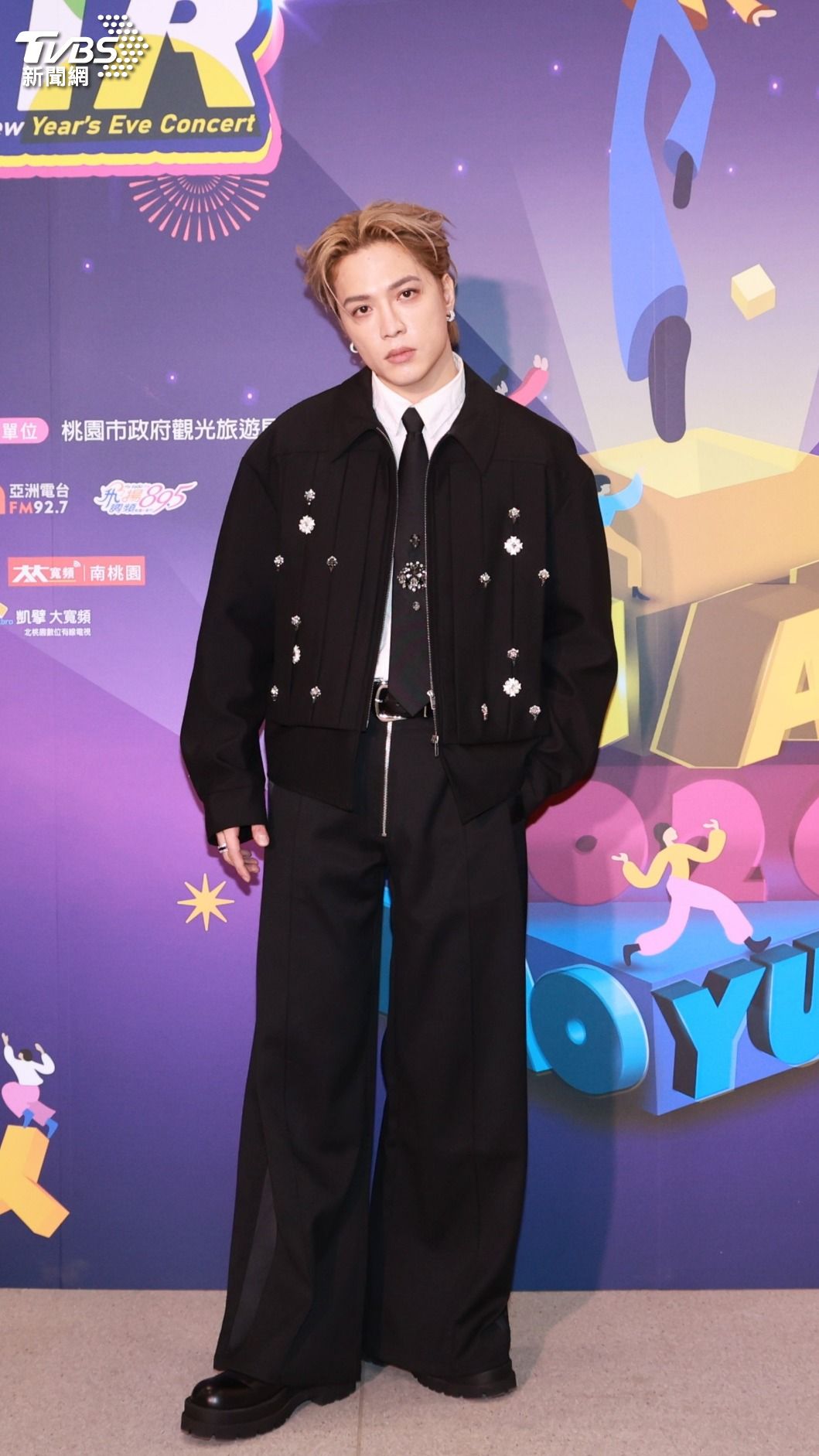 桃園跨年／大雨狂噴！J.Sheon自虧半個雨神 放話打破「新年魔咒」│TVBS新聞網