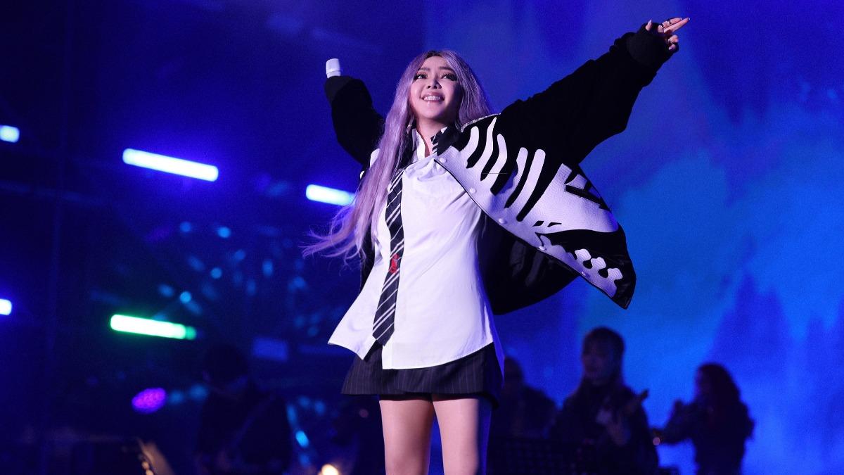 阿妹台東跨年夢幻聯動！A-Lin喝茫「趕縣長下台」 網封MVP│TVBS新聞網