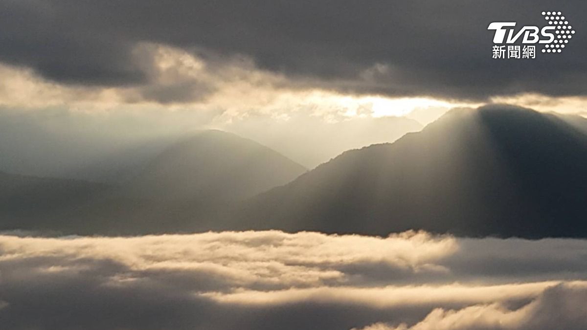 金龍山冬季限定美景曝！太平山清晨0度結霜 週三北部探11度最冷│TVBS新聞網