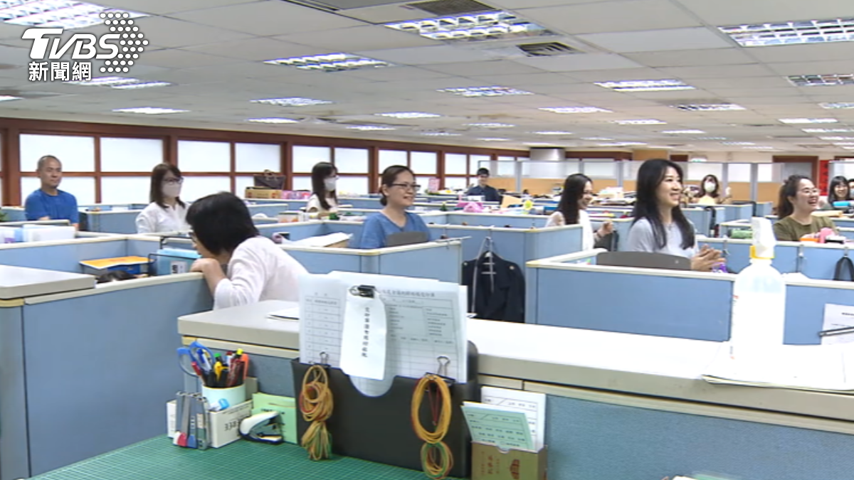 韓國瑜贈「心想事成」 38藍委挺徐欣瑩選竹縣│TVBS新聞網